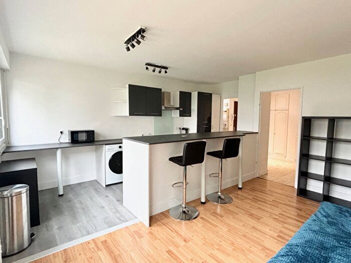 Appartement à louer - La Roche, Villebon-sur-Yvette - 4 pièces - 3 chambres