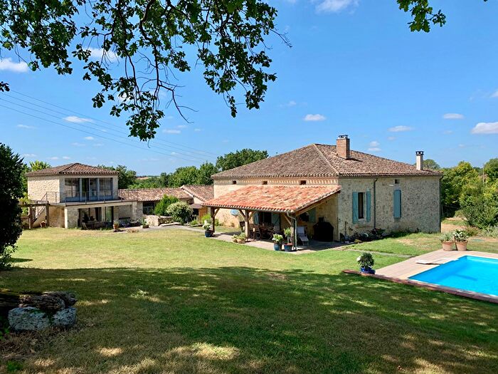 Maison à vendre - Saint-Clar - 7 pièces - 5 chambres