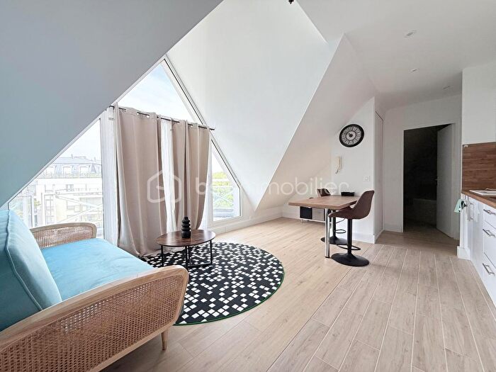 Pontault-Combault, Mairie, Rouxel : Appartement 2 pièces à louer