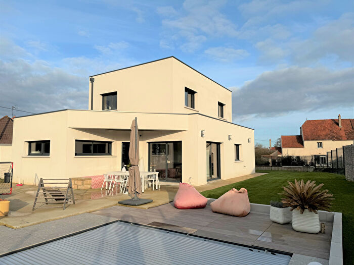 Maisons à vendre et appartements à louer - 1