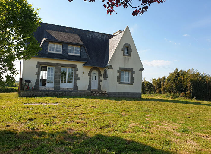 Maison à vendre - Plouvien - 8 pièces - 6 chambres
