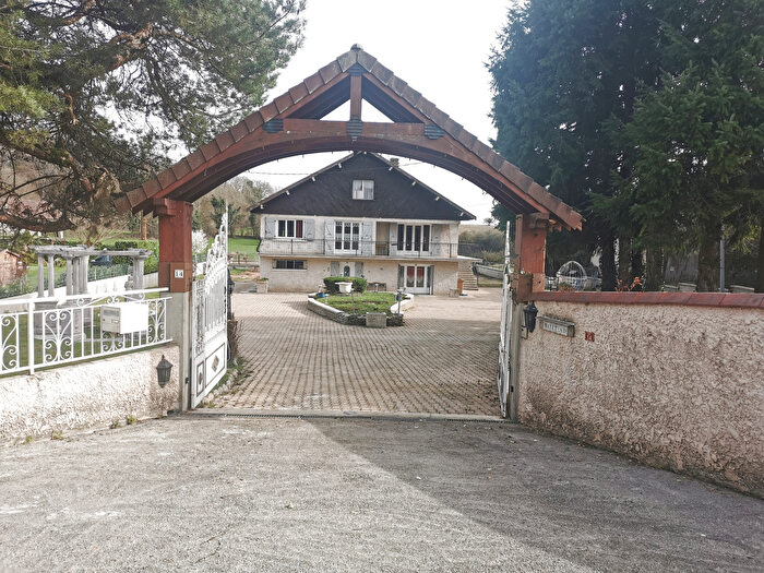 Maison à vendre - Saint-Baudille-de-la-Tour - 9 pièces - 4 chambres