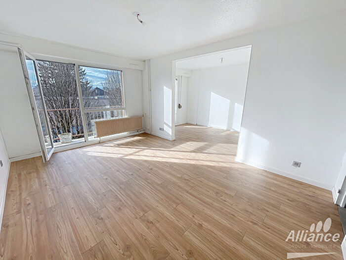 Appartement à vendre - Valentigney - 4 pièces - 2 chambres