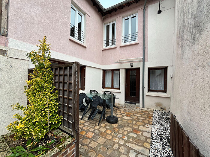 Appartement à vendre - Malesherbes - 4 pièces - 3 chambres