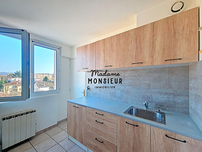 Appartement à vendre - Bourgoin-Jallieu, Champaret, Boussieu - 2 pièces - 1 chambre