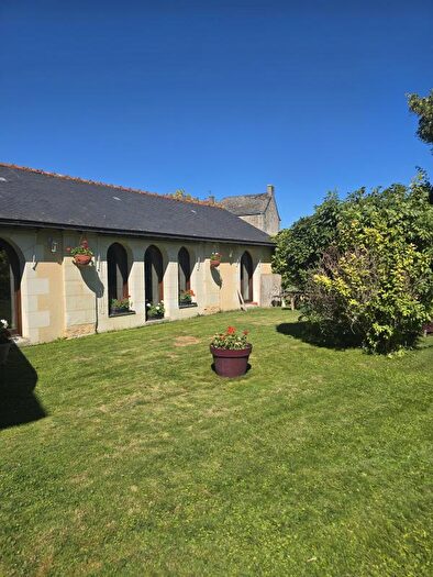 Maison 8 pièces à vendre à Gennes
