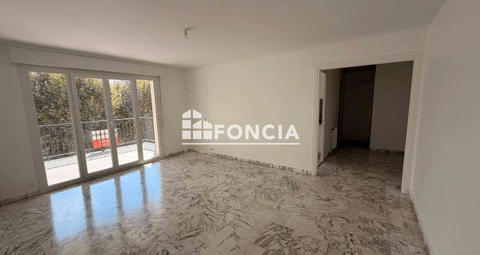 Centre et RN, La Verpillière - Appartement 3 pièces à louer