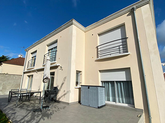 Maison à vendre - Villemomble, Plateau dAvron, Mairie - 6 pièces - 4 chambres