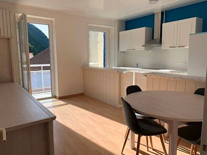 Appartement à louer - Tenay - 3 pièces - 2 chambres