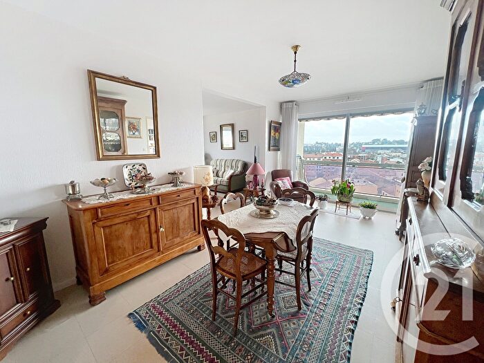 Appartement à vendre - Alès, Centre-ville - 4 pièces - 2 chambres