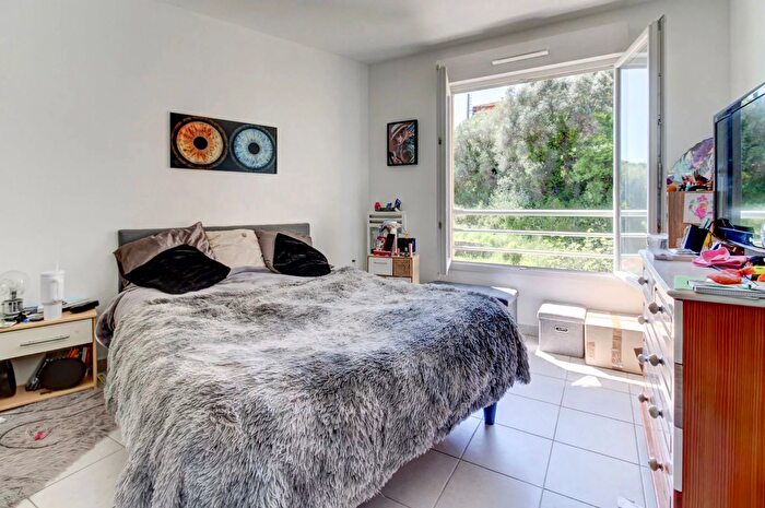 Appartement à vendre - Saint-André-de-la-Roche - 3 pièces - 2 chambres