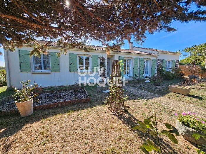 Saint-Martin-des-Fontaines : Maison 5 pièces à vendre