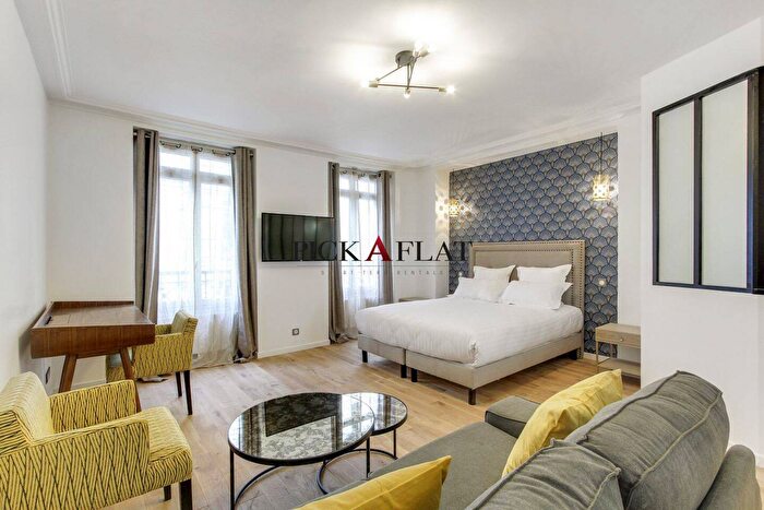 Montorgueil-Saint Denis, Paris 2ème arrondissement : Appartement 1 pièce à louer