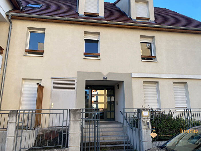 Appartement à louer - Lingolsheim, Centre-ville - 4 pièces - 3 chambres
