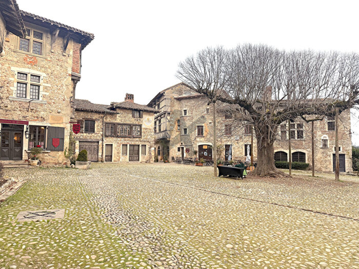 Maison à vendre - Pérouges - 4 pièces - 3 chambres