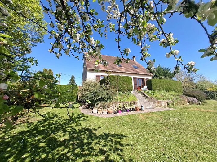 Jouy-sur-Morin : Maison 6 pièces à vendre