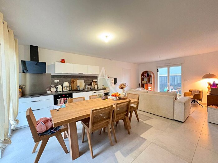 Maison à louer - Meslay-du-Maine - 3 pièces - 2 chambres