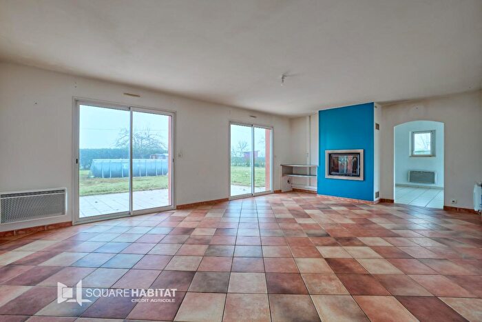 Maison à louer - Sainte-Colombe-en-Bruilhois - 5 pièces - 3 chambres