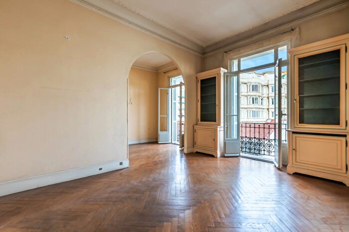 Appartement 4 pièces à vendre - Nice, Carré dor