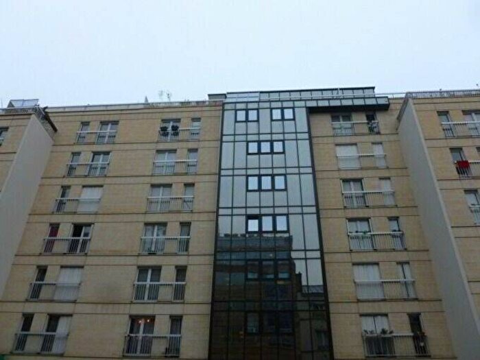 Appartement à louer - Maurice Ravel, Levallois-Perret - 2 pièces - 1 chambre