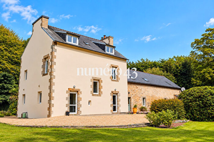 Maison 9 pièces à vendre à Landivisiau