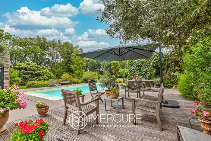 Maison à vendre - Villeneuve-Tolosane - 9 pièces - 4 chambres