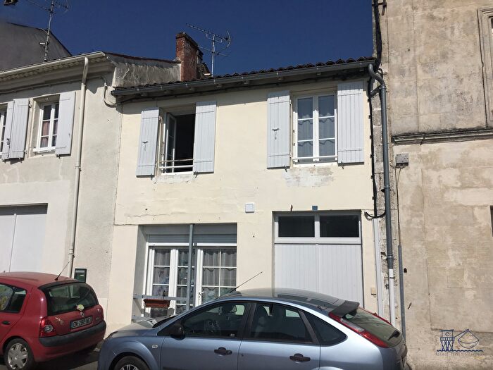 Mortagne-sur-Gironde - Appartement 3 pièces à louer