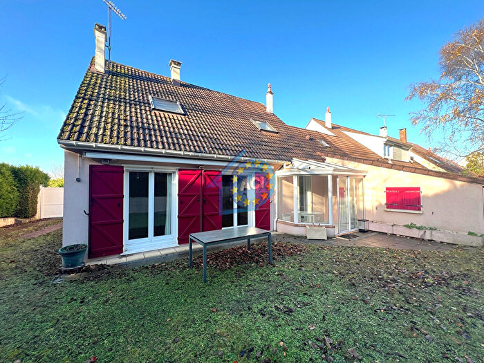 Maison à vendre - Mantes-la-Ville, Domaine de la Vallée - 8 pièces - 5 chambres