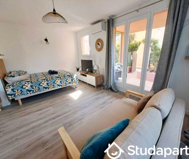 Centre Ville, Carqueiranne - Appartement 1 pièce à louer