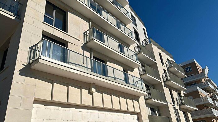 Appartement 4 pièces à Noue Caillet-Terre Saint Blaise-Les Mérisiers, Bondy, à louer