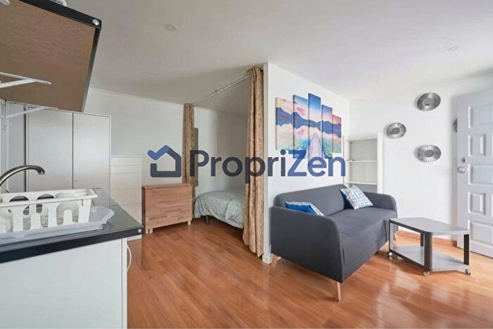 Appartement à louer - Léon-Blum Folie-Regnault, Paris ème arrondissement - 1 pièce