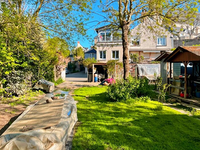 Maison à vendre - Cantenay-Épinard - 5 pièces - 4 chambres