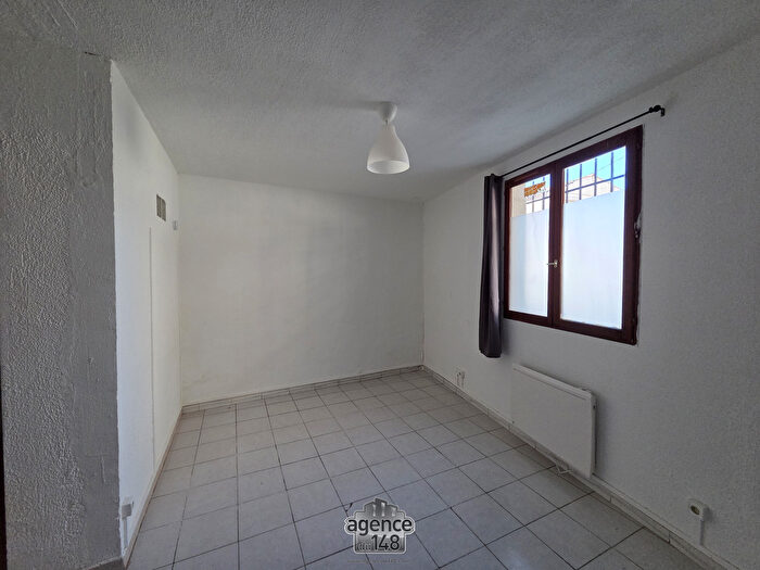 Appartement à louer - Marseille e , Saint-Mauron - 1 pièce