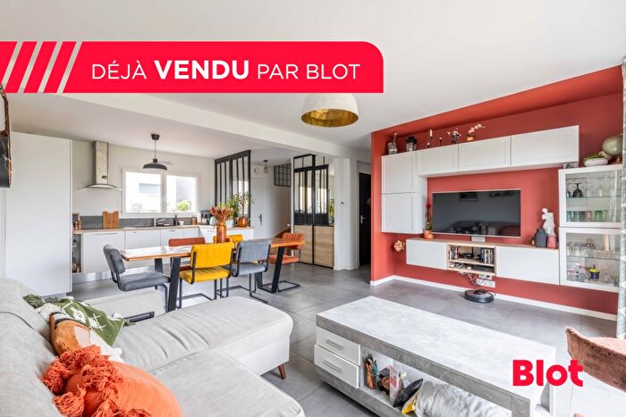 Maison à vendre - Montfort-sur-Meu - 5 pièces - 4 chambres