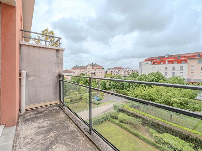 Appartement 4 pièces à vendre à Saint-Ouen-lAumône, Val de Liesse