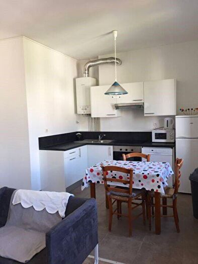 Appartement à louer - Colline des Pères-Tardy, Saint-Étienne - 3 pièces - 2 chambres