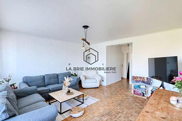 Appartement à vendre - Villecresnes - 4 pièces - 3 chambres