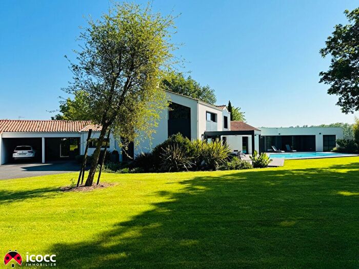 Maison à vendre - La Roche-sur-Yon - 11 pièces - 5 chambres