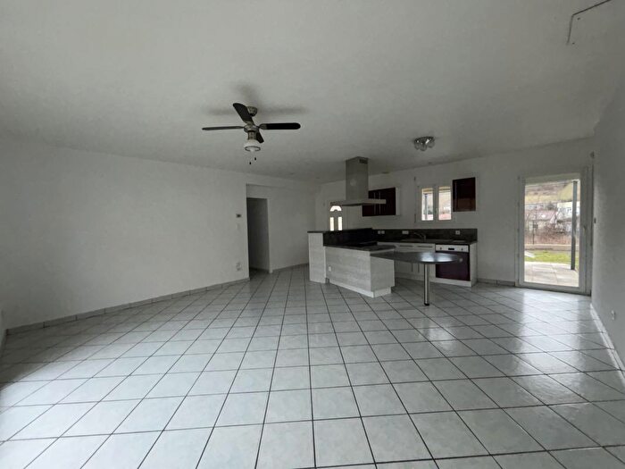 Maison à louer - Saint-Germain-Laprade - 4 pièces - 3 chambres