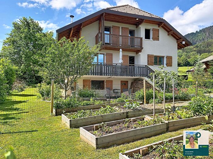 Mieussy : Maison 7 pièces à vendre