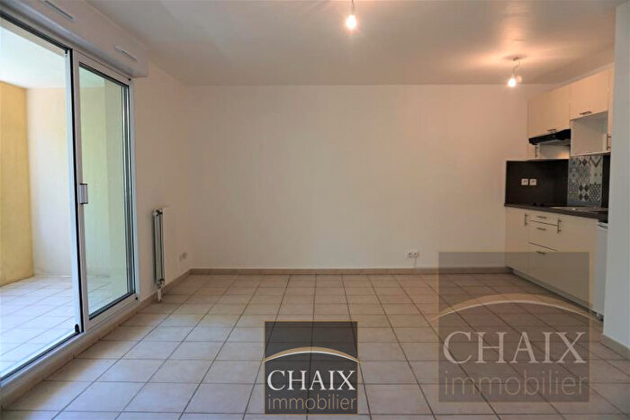 Appartement à louer - Aubagne, Centre-ville, Beaumond - 2 pièces - 1 chambre