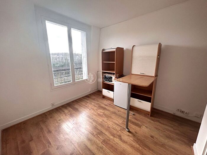 Appartement à louer - Notre Dame, Versailles - 1 pièce