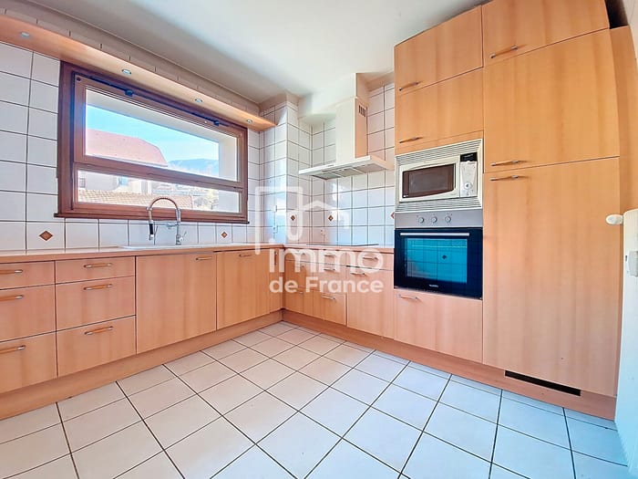 Appartement 3 pièces à Bellegarde-sur-Valserine, à louer