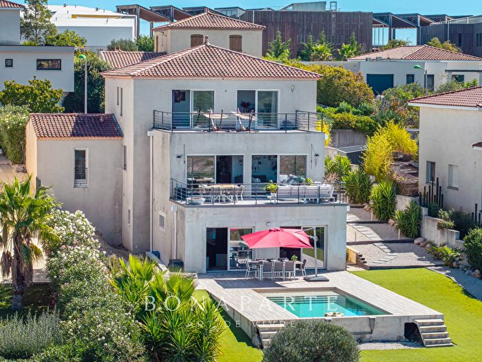 Maison 9 pièces à Juvignac, à vendre