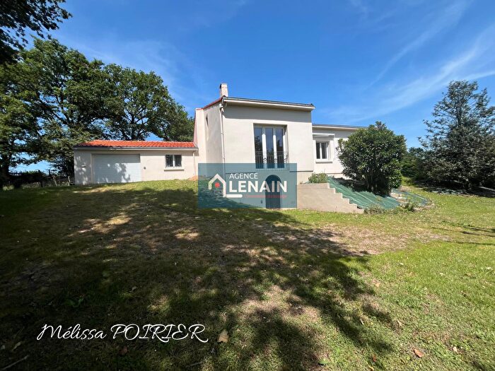Maison 5 pièces à Mortagne-sur-Sèvre, à vendre