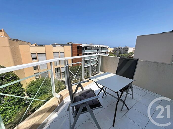 Appartement 1 pièce à vendre à Cavalaire-sur-Mer, Centre-ville
