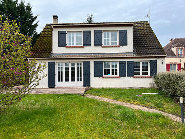 Maison à vendre - Chevillon-sur-Huillard - 7 pièces - 4 chambres