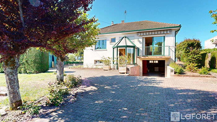 Maison 4 pièces à vendre à Bressolles