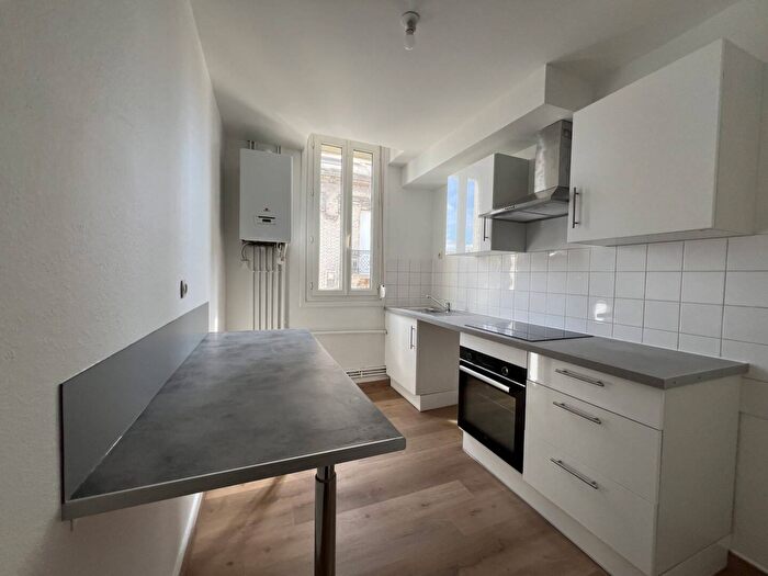 Appartement à louer - Laon Zola-Neufchâtel-Orgeval, Reims - 2 pièces - 1 chambre