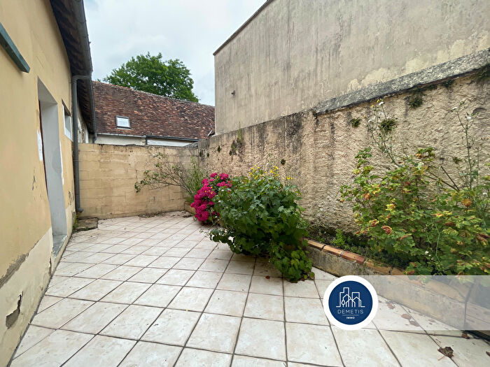 Maisons à vendre et appartements à louer - 1